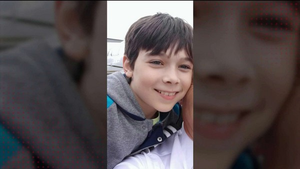 Un professeur oblige son élève de 12 ans, dispensé de sports, à courir ... Un professeur oblige son élève de 12 ans, dispensé de sports, à courir ...