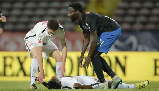 Un footballeur international de 26 ans décède en plein match